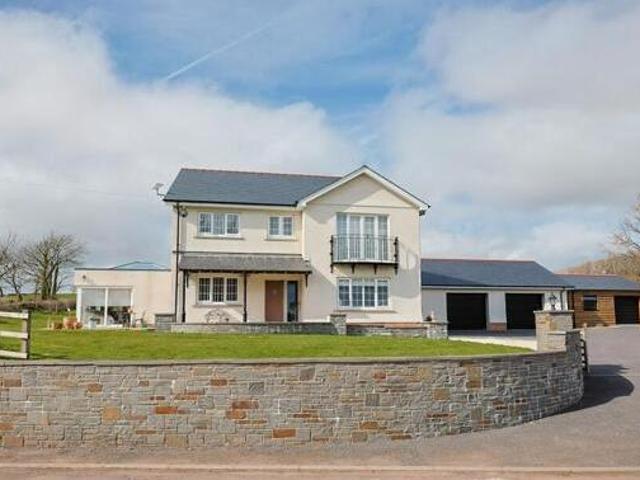 Pedrheol, Llanddarog, 4 Bedroom Detached