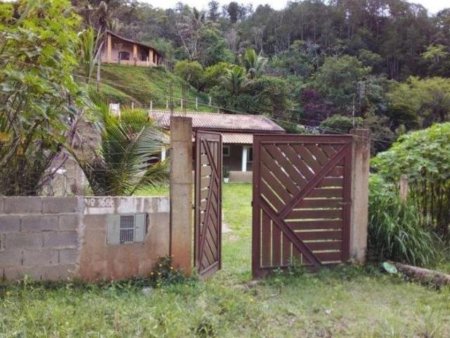Pedro de Toledo Casa, 3 dormitórios. piscina com 630 m2.