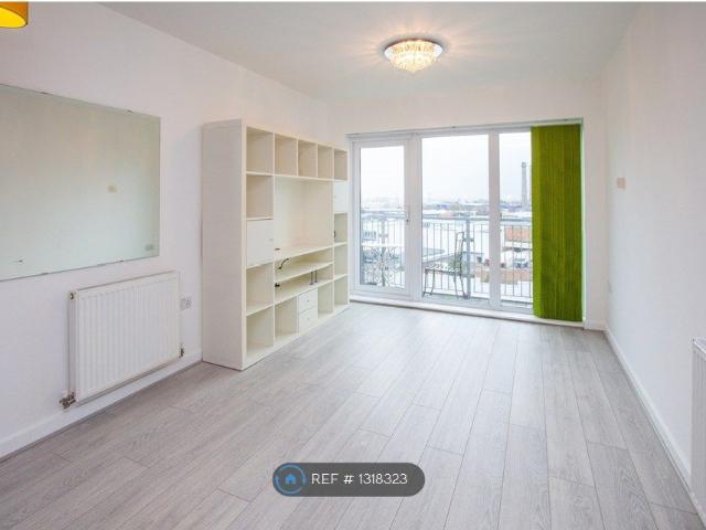 Peebles Court, Croydon CR0, 2 bed flat to rent, £1,600 pcm | PrimeLocation