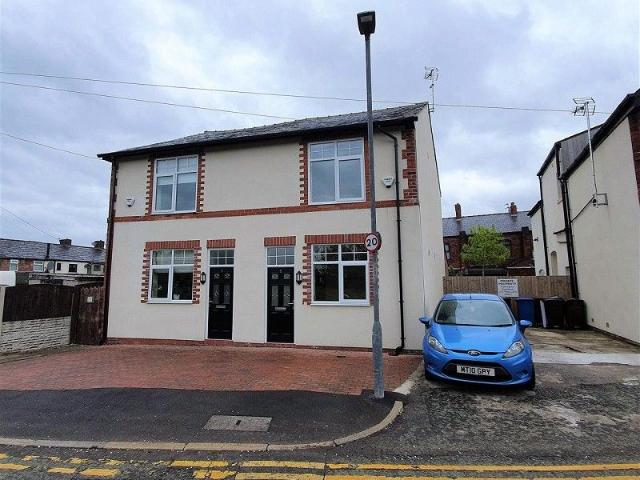 Peel Lane, Astley, Tyldesley M29, 2 bed property to rent, £995 pcm | PrimeLocation
