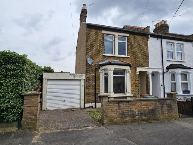 Peel Road, Harrow 5 bed end of terrace house to rent £2,700 pcm £623 pw