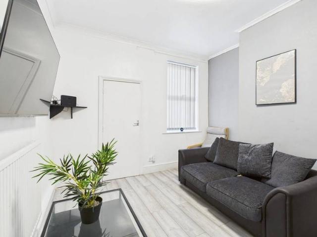 Peel Street, Derby, Derbyshire, DE22 3GH 3 bed terraced house to rent £1,095 pcm £253 pw