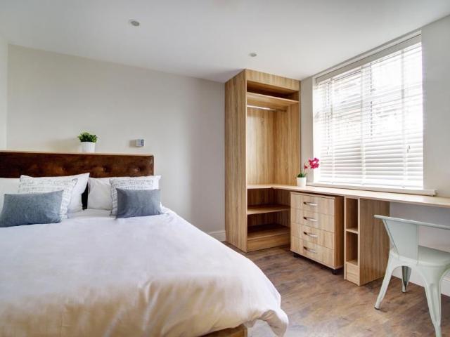 Peel Street, Nottingham NG1, 5 bed flat to rent, £585 pppm | PrimeLocation