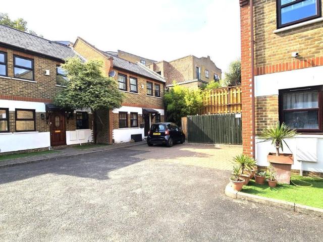Pegasus Close, London N16, 4 bed property to rent, £4,300 pcm | PrimeLocation