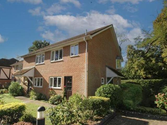Pegasus Court, Fleet, 2 Bedroom End