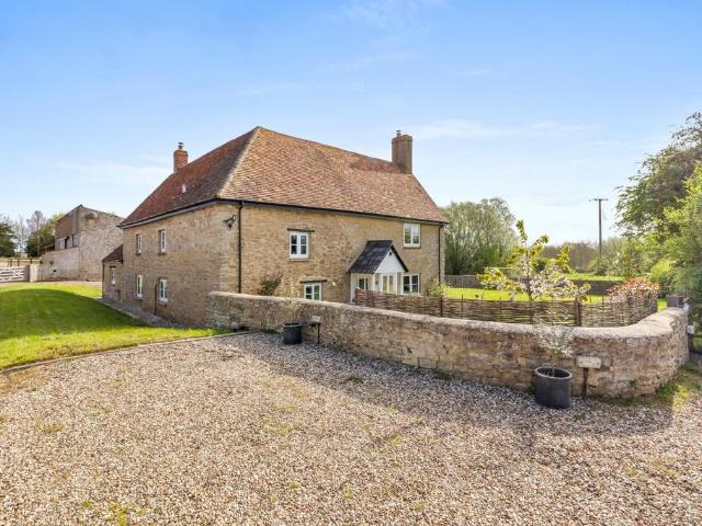 Peggs Farm Road, Oxford OX44 4 bed farm house to rent £3,400 pcm £785 pw