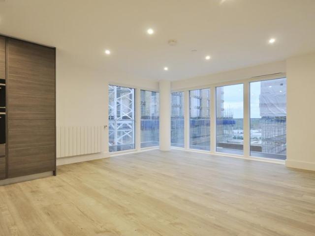 Pegler Square, Kidbrooke Village. 2 bed apartment to rent £2,400 pcm £554 pw