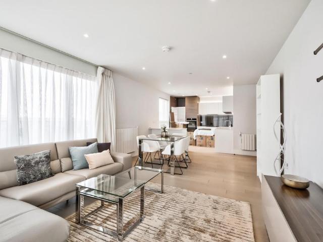 Pegler Square, London 2 bed flat to rent £2,950 pcm £681 pw