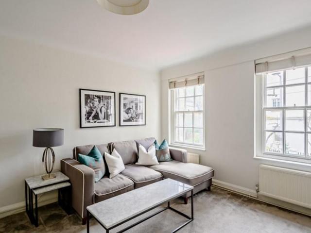 Pelham Court, Fulham Road, Chelsea, London SW3, 2 bed flat to rent, £4,550 pcm | PrimeLocation