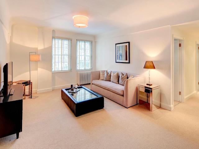 Pelham Court, Fulham Road, Chelsea SW3, 2 bed flat to rent, £4,550 pcm | PrimeLocation
