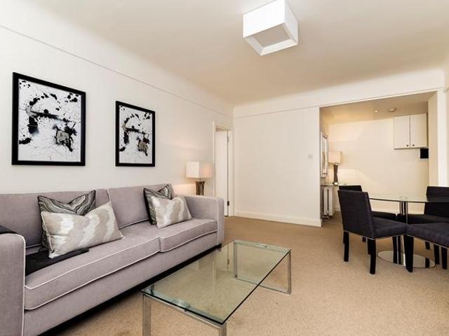 Pelham Court, Fulham Road, London SW3 2 bed flat to rent £4,550 pcm £1,050 pw