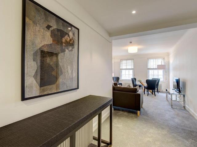 Pelham Court, Fulham Road, South. 2 bed apartment to rent £4,767 pcm £1,100 pw