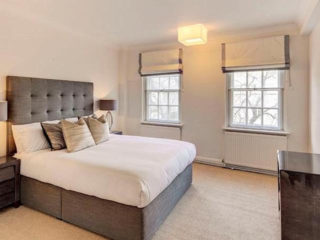 Pelham Court SW3 2 bed flat to rent £4,160 pcm £960 pw