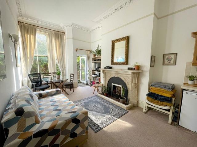 Pelham Crescent, Nottingham, NG7