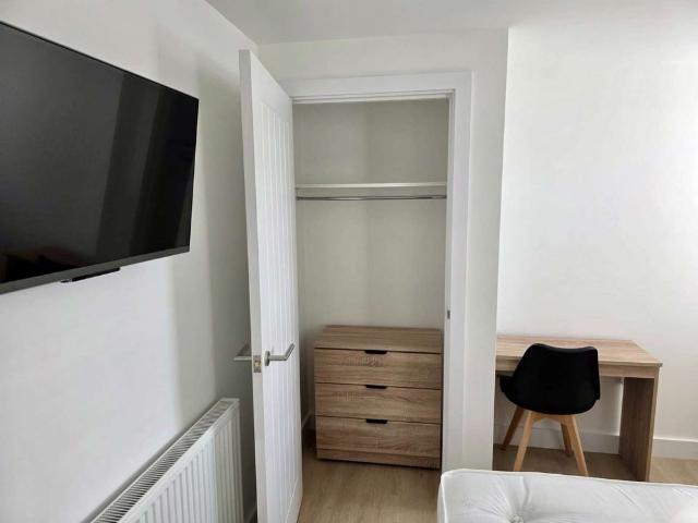 Pelham Avenue Room 1