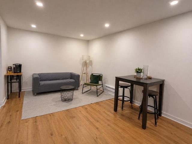 Pelham Bay, 10461 – Sunny & Clean Large Rooms