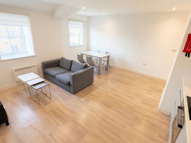 Pelham House, 124 High Street, Hornchurch RM12, 1 bed flat to rent, £1,450 pcm | PrimeLocation