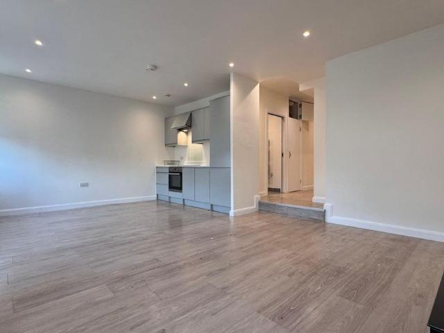 Pelham House, 124 High Street, Hornchurch RM12, 1 bed flat to rent, £1,350 pcm | PrimeLocation