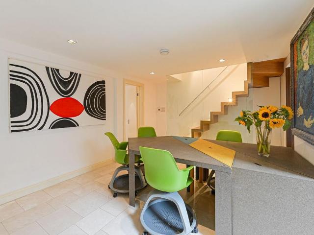 Pelham Street, South Kensington. 4 bed house to rent £8,996 pcm £2,076 pw