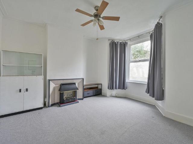 Pelham Road, Wimbledon, London, SW19 3 bed terraced house to rent £2,800 pcm £646 pw
