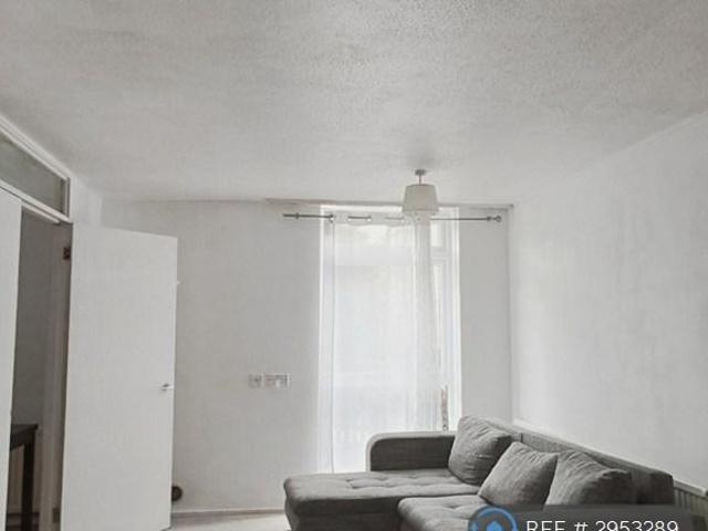 Pelham Road, London, SW19 2 bed flat to rent £2,000 pcm £462 pw