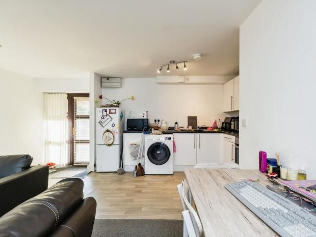 Pelham Road, Nottingham NG5, 2 bed flat to rent, £900 pcm | PrimeLocation