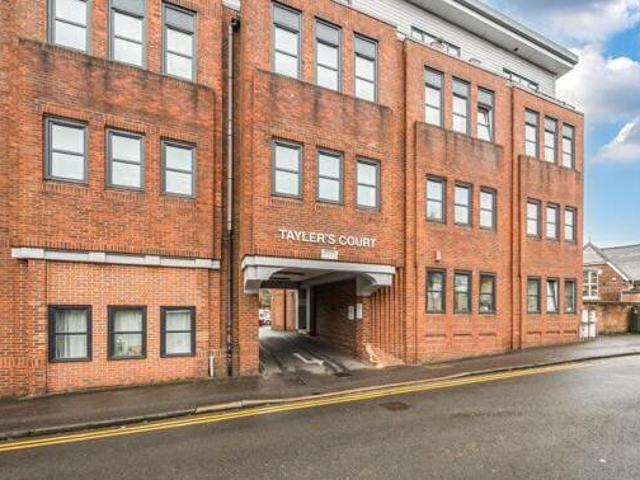 Pelican Lane, Newbury, 2 Bedroom Flat