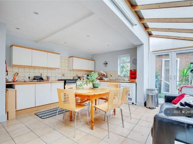 Pellant Road, Fulham, SW6 4 bed terraced house to rent £4,335 pcm £1,000 pw