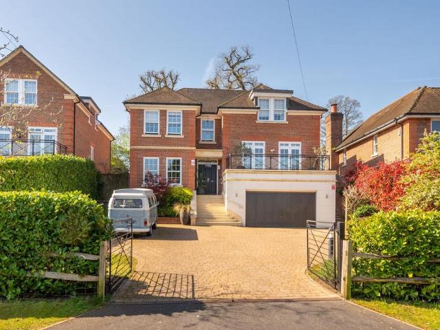Pelling Hill, Old Windsor, Windsor, SL4 5 bed detached house to rent £6,994 pcm £1,614 pw