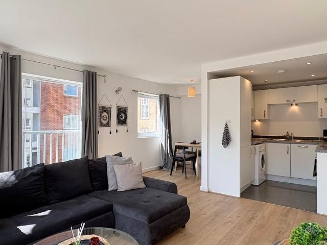 Pelling Street E14, 2 bed flat to rent, £2,200 pcm | PrimeLocation