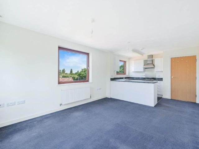Pelman Way, Epsom