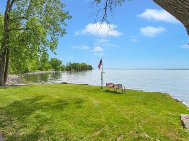 Pelots Point Rd, North Hero, Home For Sale