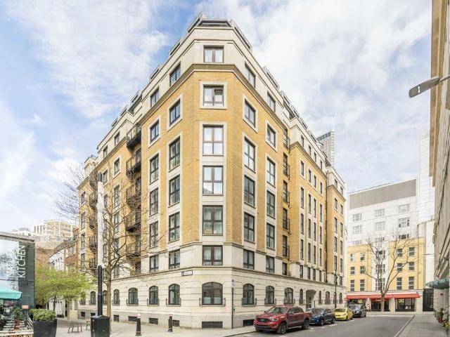 Pepys Street, London EC3N 1 bed flat to rent £2,500 pcm £577 pw