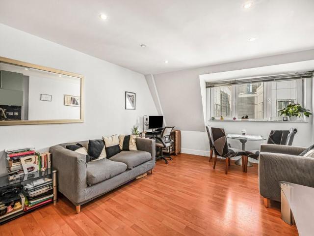 Pepys Street, London 1 bed flat to rent £2,500 pcm £577 pw