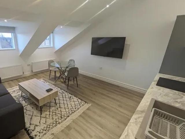 Pepe's, 448 Wilmslow Road, Manchester, M20 3BW, United Kingdom | 1 bed apartment for rent #138311509 | Rentberry