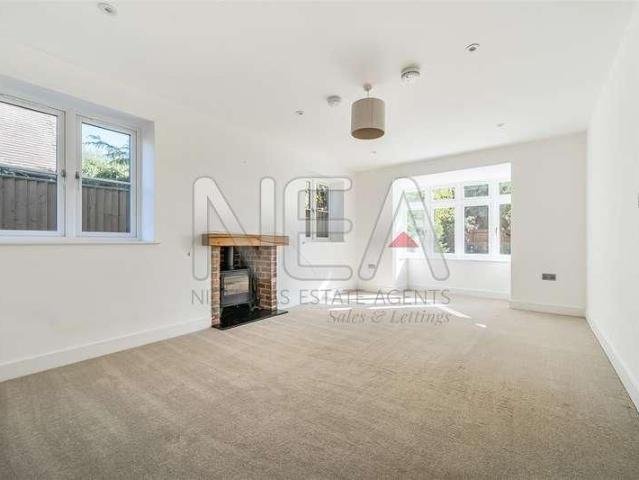 Peppard Road, Sonning Common, Reading, RG4