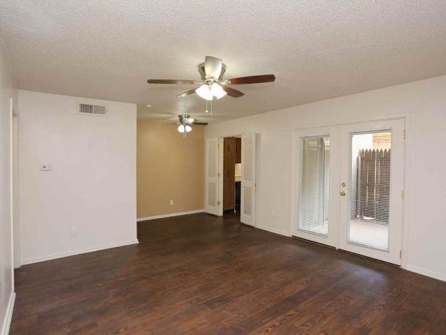 Peppertree Apartments 3 Bedroom Apartment for Rent at 5302 11th St, Lubbock, TX 79416