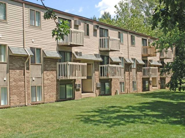 Peppertree Apartments 1 Bedroom Apartment for Rent at 1842 S 11th St, Kalamazoo, MI 49009