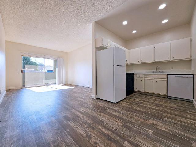 Peppertree Gardens! 2 Bedroom Apartment for Rent at 8003 Winter Gardens Blvd, Winter Gardens, CA 92021 Winter Gardens