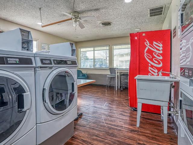 Pepper Tree Village Apartments 1 Bedroom Apartment for Rent at 507 N Arthur St, Kennewick, WA 99336