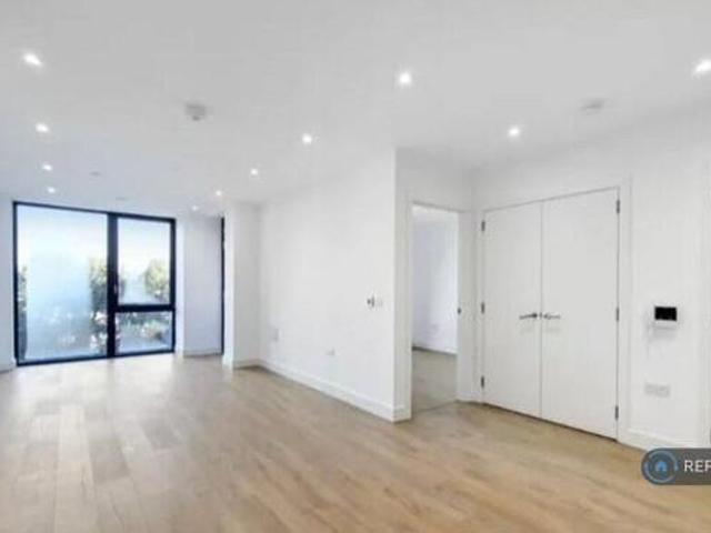 Peppercorn Court, London, 1 Bedroom Flat