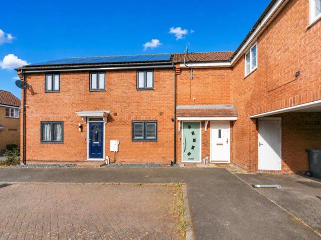 Peppercorn Way, Dunstable 2 bed maisonette to rent £1,150 pcm £265 pw