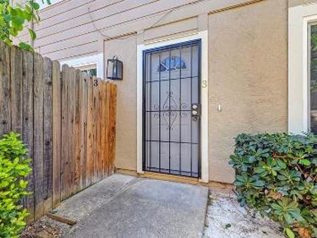 Peppermill Ct Apt 3