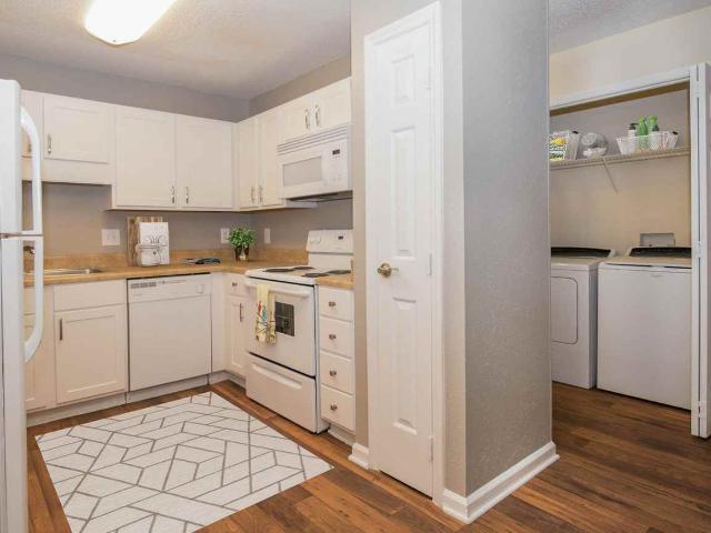 Pepperstone 2 Bedroom Apartment for Rent at 2021 Pepperstone Pl, Greensboro, NC 27406 Shannon Hills