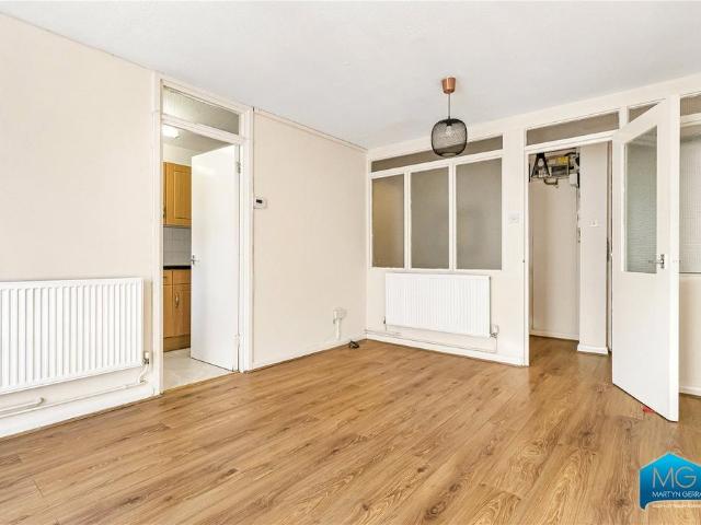 Pert Close, London, N10 1 bed apartment to rent £1,600 pcm £369 pw