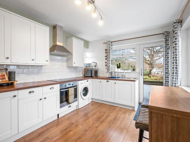 Perth Close, London SW20, 2 bed flat to rent, £1,900 pcm | PrimeLocation