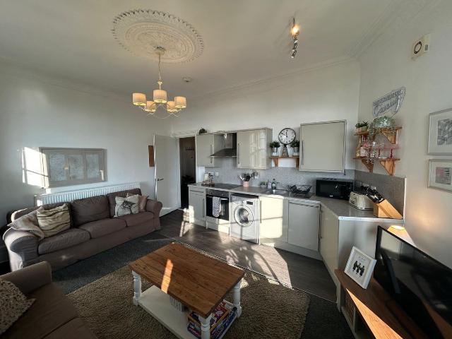 Perth Road, Dundee DD1, 3 bed flat to rent, £1,495 pcm | PrimeLocation