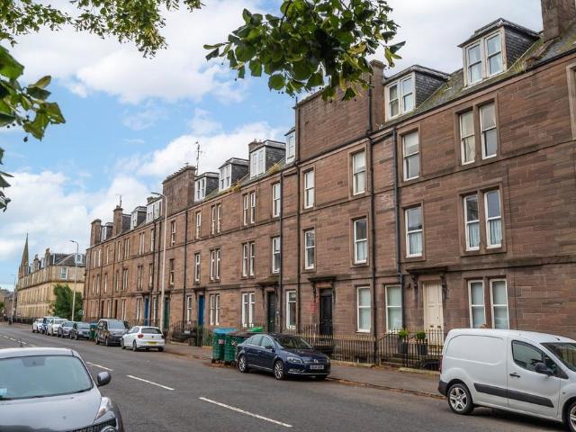 Perth Road, Flat 2 2, Dundee, Dundee. 3 bed flat to rent £1,295 pcm £299 pw