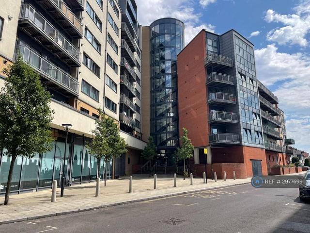 Perth Road, Ilford, IG2 2 bed flat to rent £1,850 pcm £427 pw