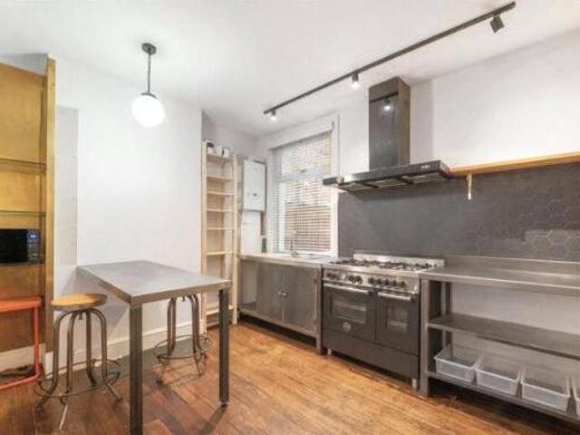 Perth Road, Leyton, 2 Bedroom Flat
